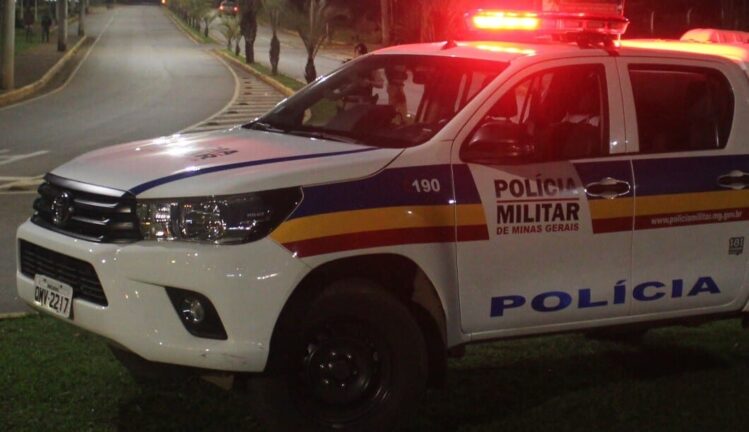 Polícia flagra aglomeração em bar no bairro Bethânia