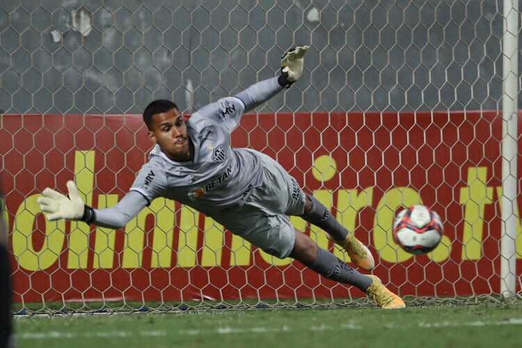 Com renovação encaminhada, Matheus Mendes será titular pela 1ª vez no Galo
